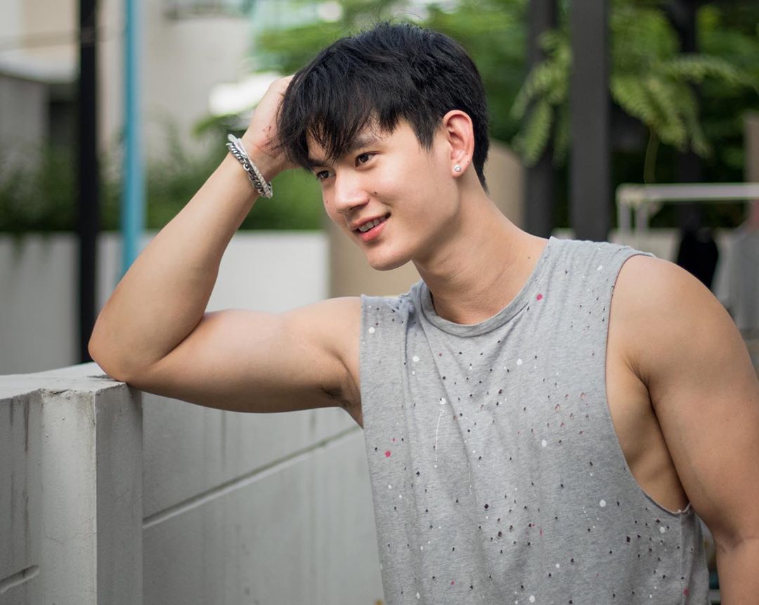 หล่อบาดใจ พูม นเรศ หรือ โฟร์ท 2 Moons2 The Series | นักศึกษาจากรั้ว ม. ...